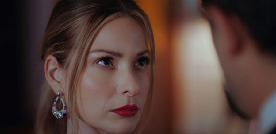 باميلا الكيك من "كريستال" الى "ثلاثة أسابيع" - شاشات Shashat