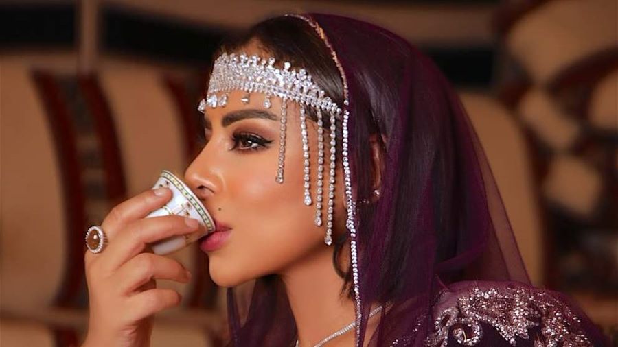 فنانة شهيرة تعلن زواجها للمرة الخامسة - شاشات Shashat